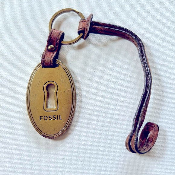 Fossil | Accessories | Vintage Fossil Keyhole Medallion Accent Keychain ...